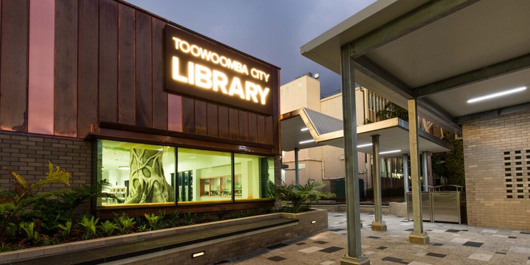 Toowoomba City Library / Hutchies