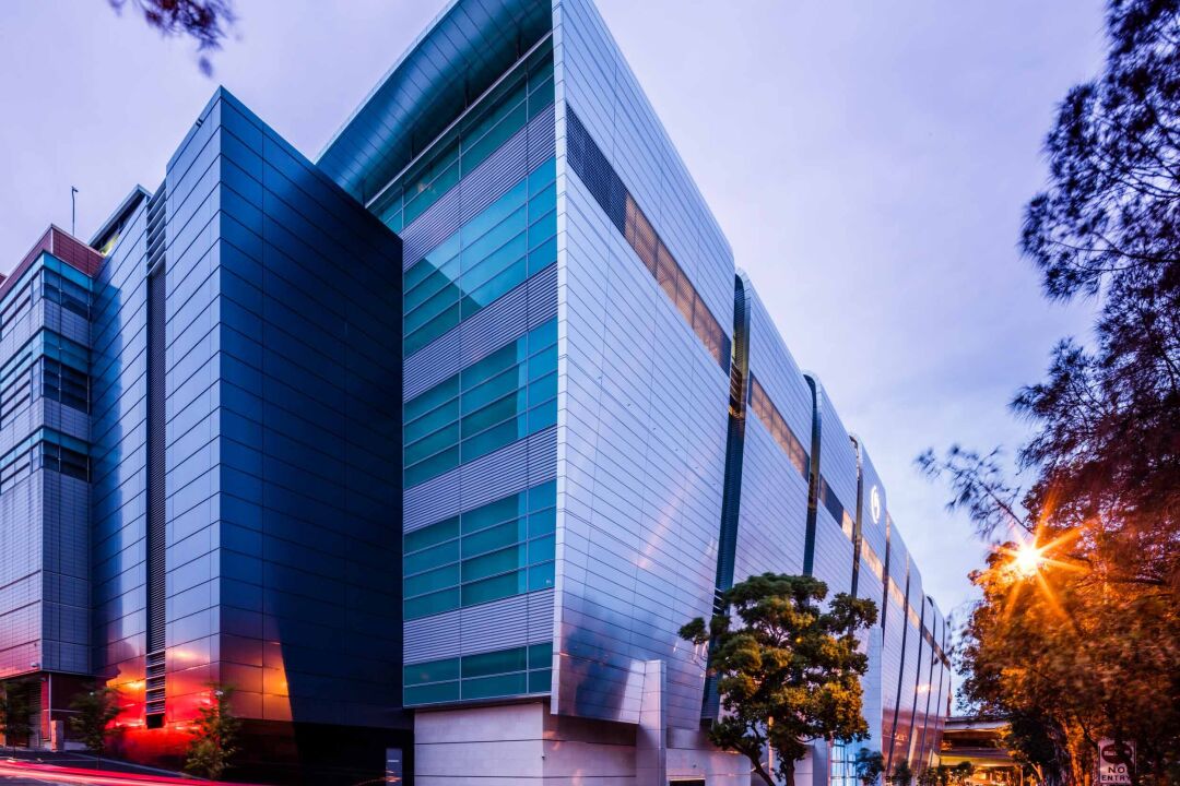 Global Switch Data Centre / Hutchies