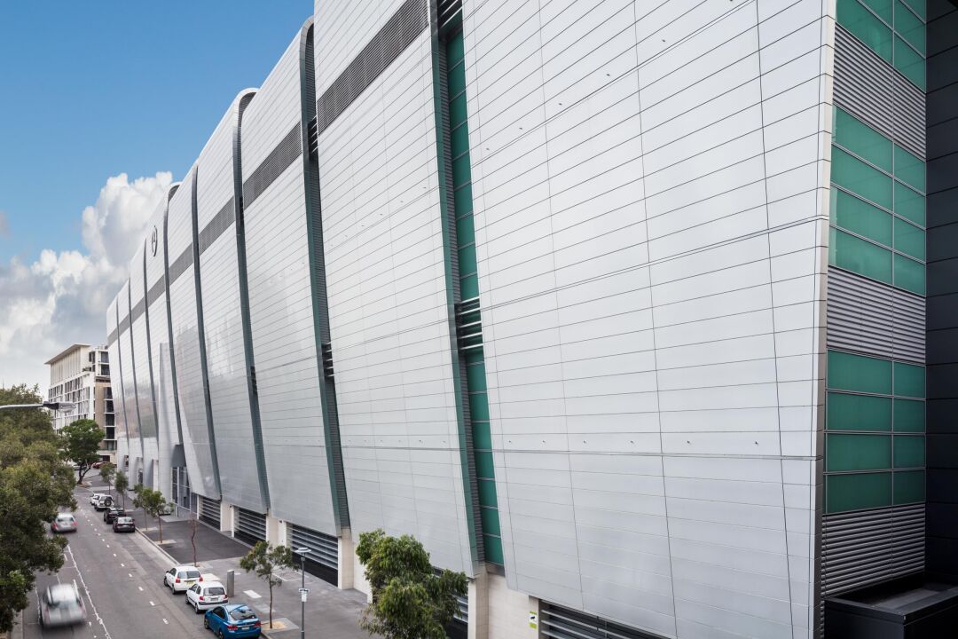 Global Switch Data Centre / Hutchies