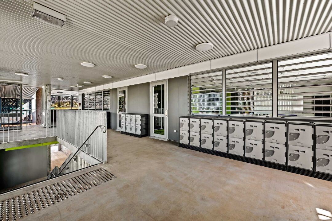 Centenary Heights State High School - Performing Arts Centre / Hutchies