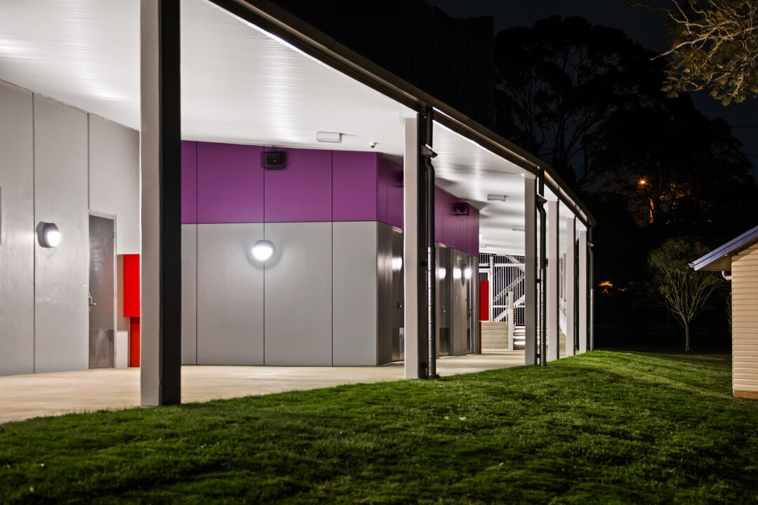 Centenary Heights State High School - Performing Arts Centre / Hutchies