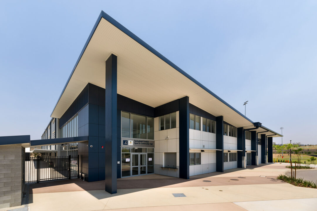 Springfield Central State High School Multi-purpose Hall / Hutchies