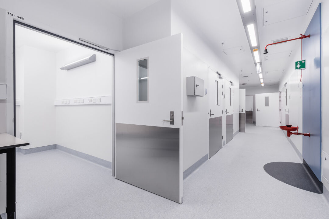 Burnet Tower PC2 Laboratory Refurbishment / Hutchies