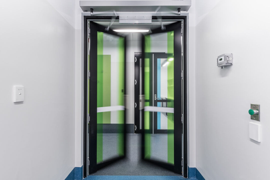 Burnet Tower PC2 Laboratory Refurbishment / Hutchies