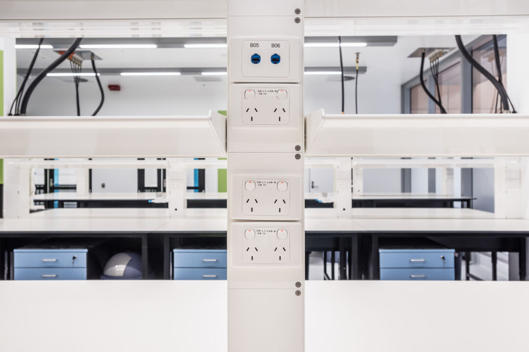Burnet Tower PC2 Laboratory Refurbishment / Hutchies
