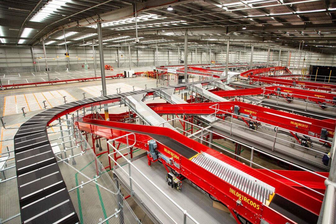 Australia Post Adelaide Parcel Facility / Hutchies