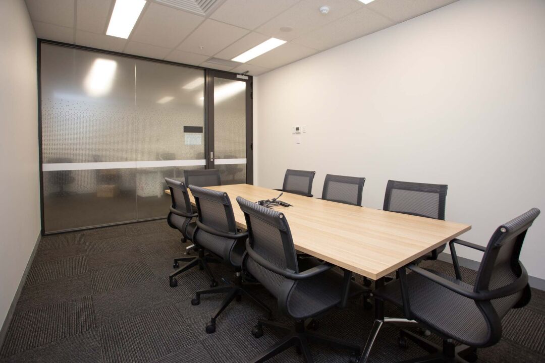 Australia Post Adelaide Parcel Facility / Hutchies