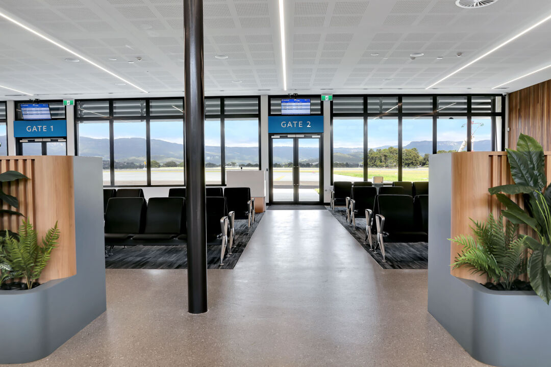 Shellharbour Airport Terminal / Hutchies