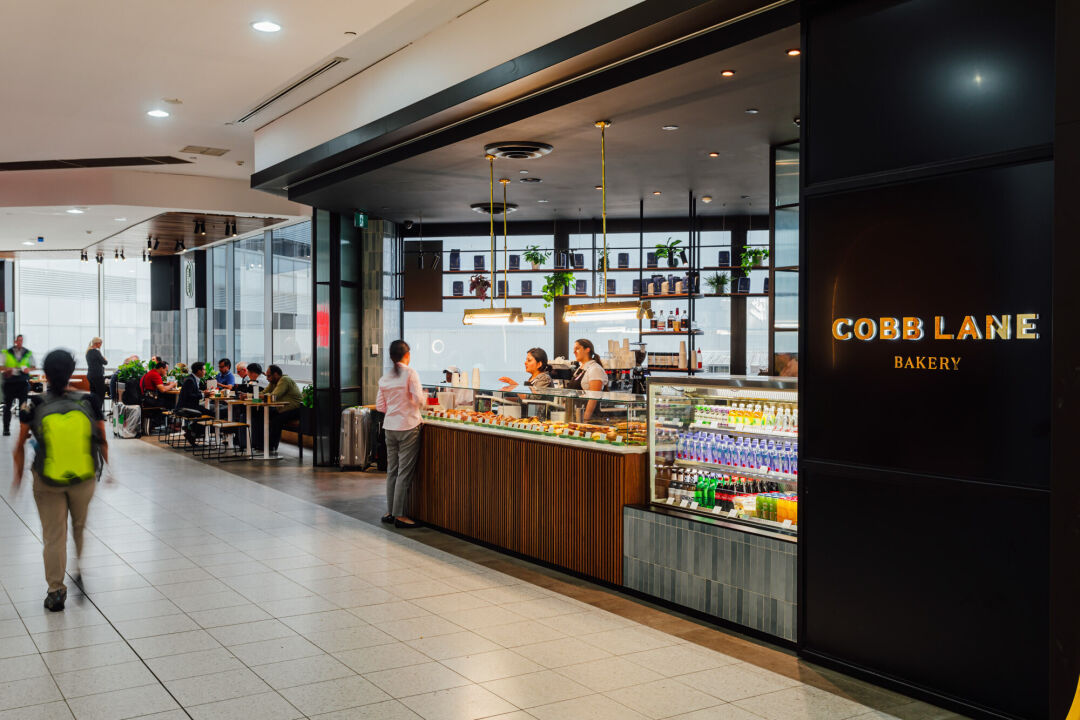 Melbourne Airport T2 Retail Expansion / Hutchies