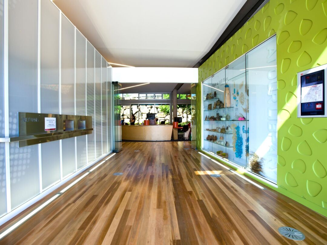 Cooroy Library & Digital Hub / Hutchies