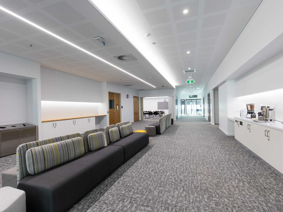 Toowoomba City Library / Hutchies
