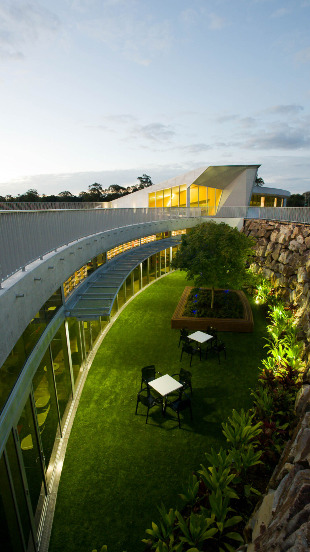 Cooroy Library & Digital Hub / Hutchies