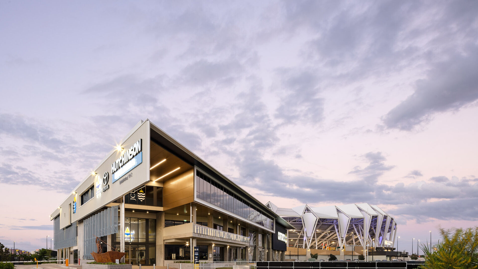 Trusted names big winners in NQ Housing & Construction Awards / Hutchies