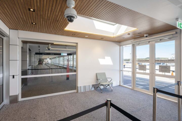 Gold Coast Airport Airside Processing Zone / Hutchies