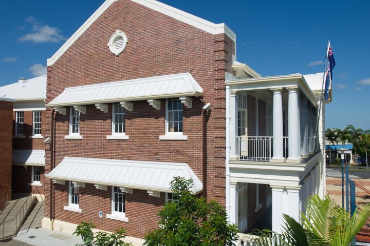 Innisfail Magistrates Court / Hutchies
