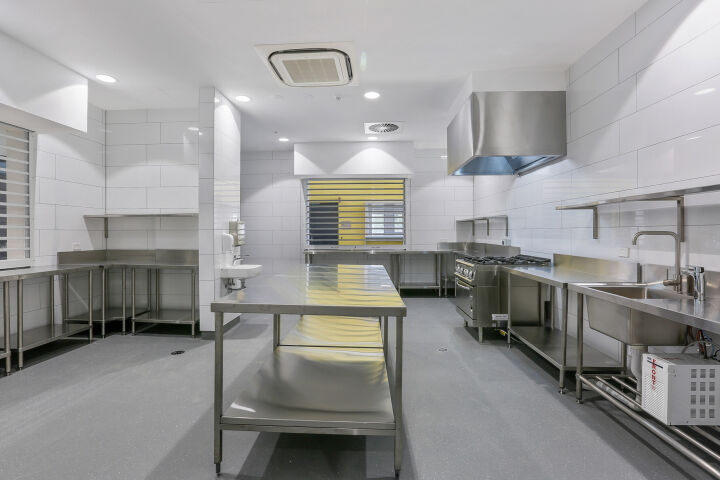 Julia Reserve Community Centre / Hutchies