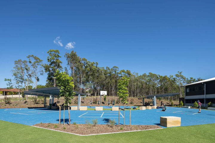 Pacific Pines State High School Junior Learning Precinct / Hutchies