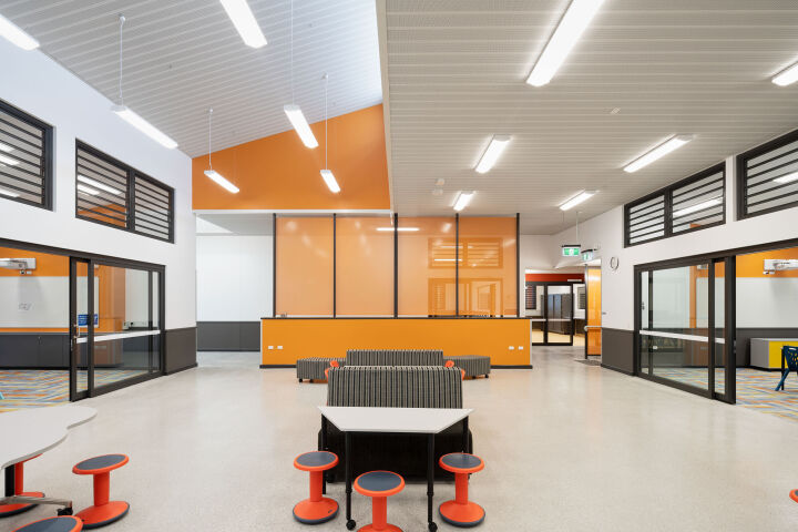 Stretton State College Senior Learning Centre / Hutchies