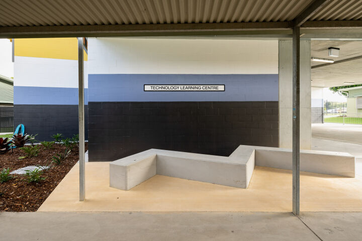 Stretton State College Senior Learning Centre / Hutchies