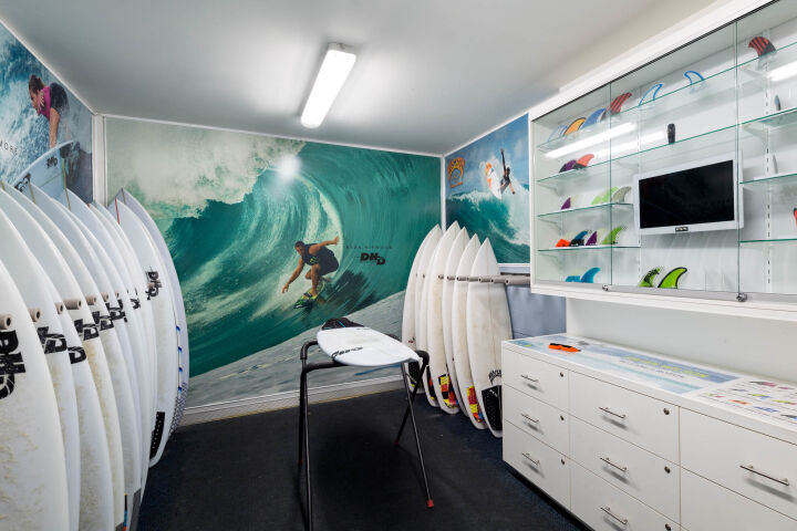 Surfing Australia High Performance Centre / Hutchies