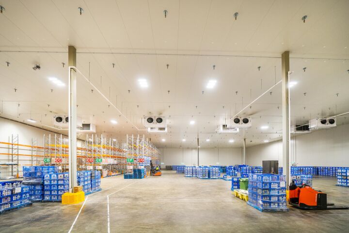 Lion Milk Distribution Centre / Hutchies