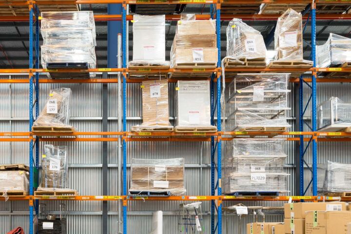 Myer Distribution Centre / Hutchies