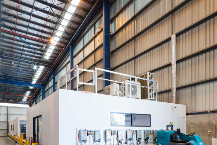 Myer Distribution Centre / Hutchies