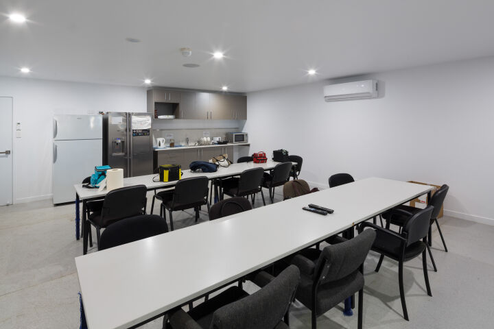 Myer Distribution Centre / Hutchies