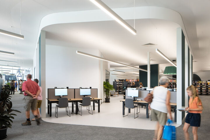 Nicholas Street Precinct / Hutchies