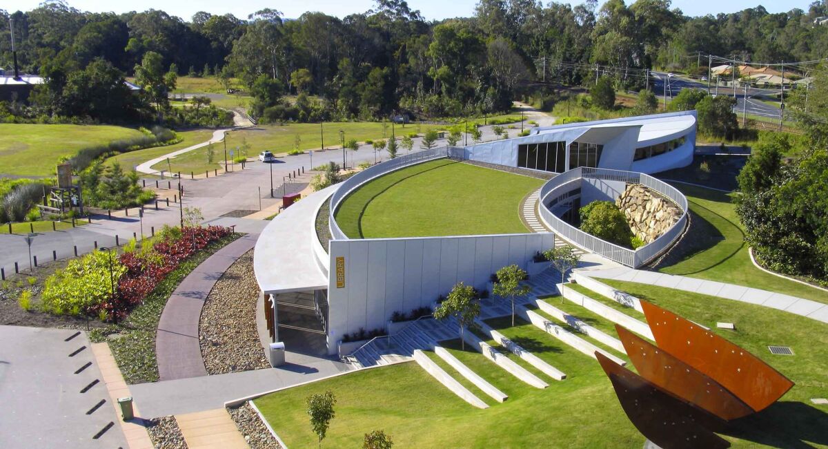 Cooroy Library & Digital Hub / Hutchies