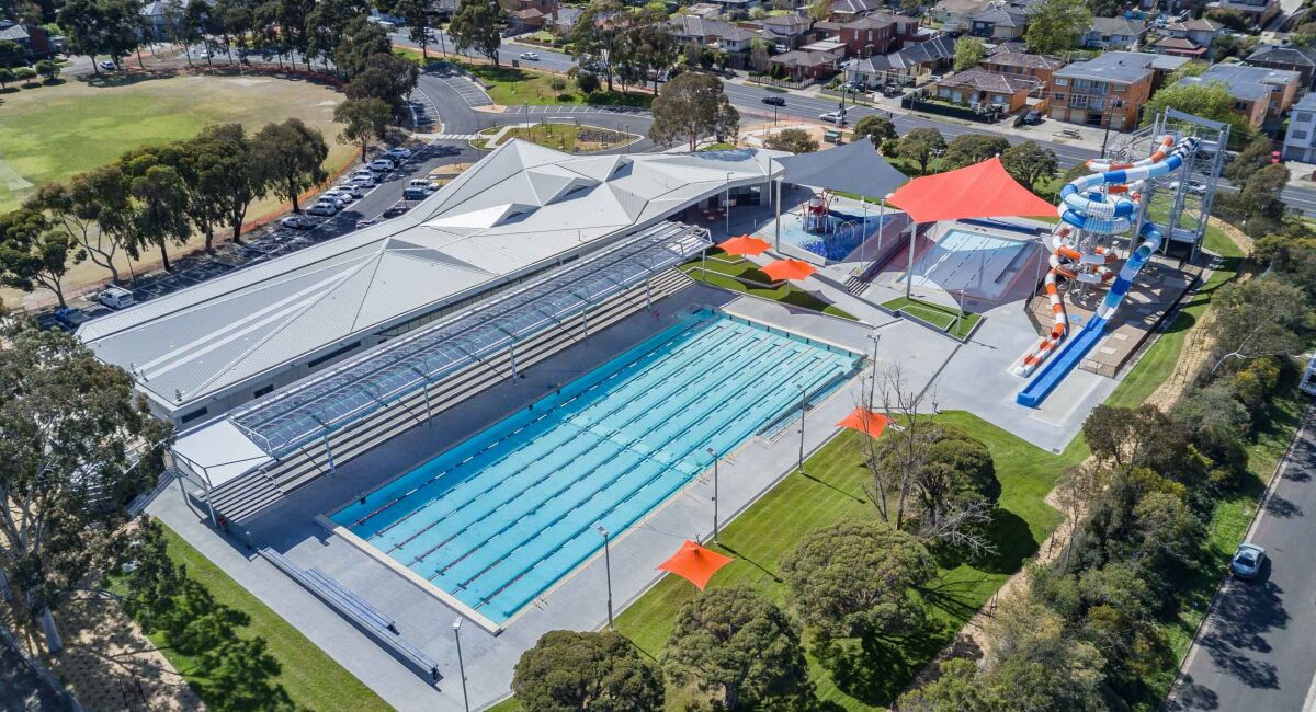 Oak Park Sports & Aquatic Centre / Hutchies