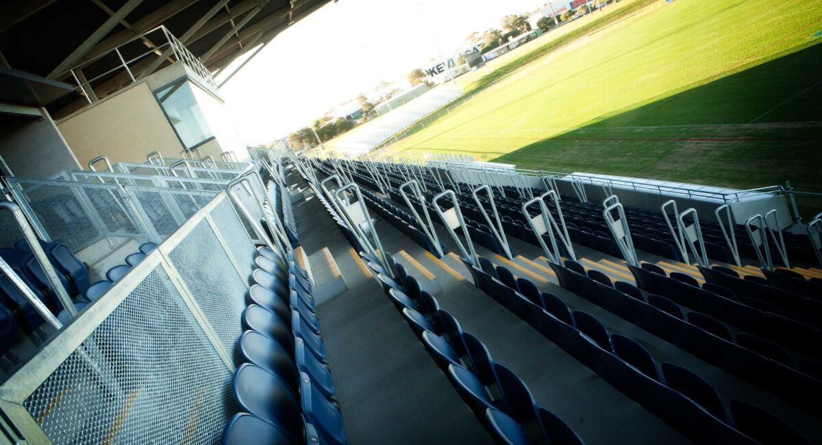 Quad Park Stadium / Hutchies