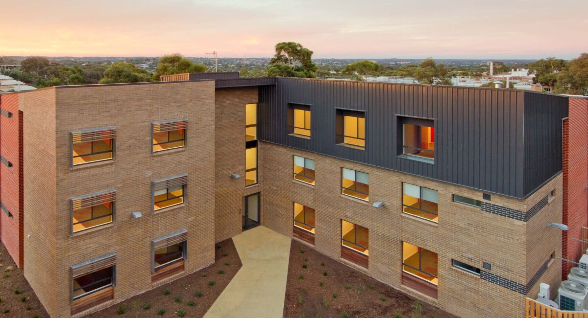 La Trobe University Student Residences / Hutchies