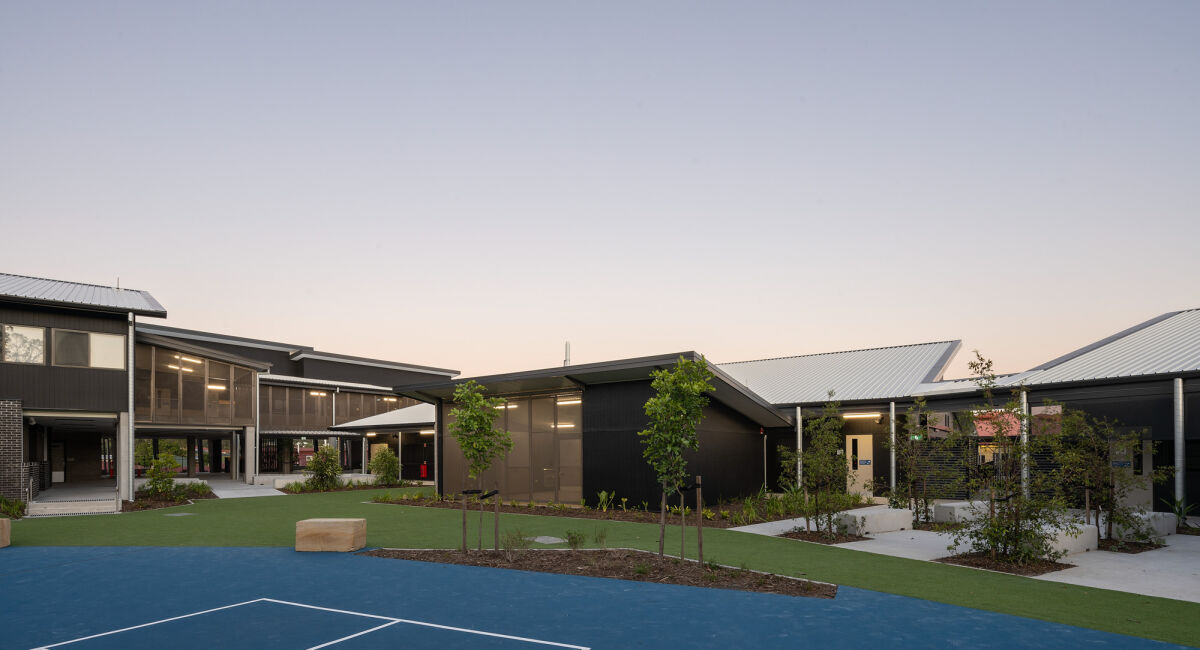 Pacific Pines State High School Junior Learning Precinct / Hutchies