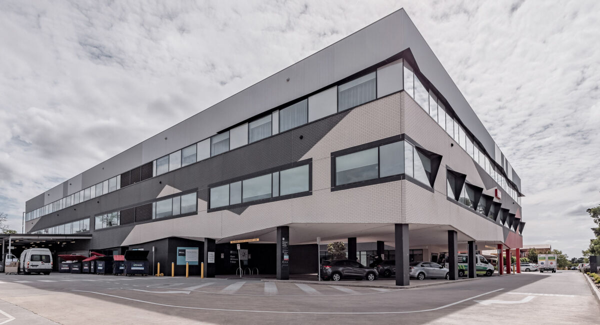 Peninsula Private Hospital / Hutchies