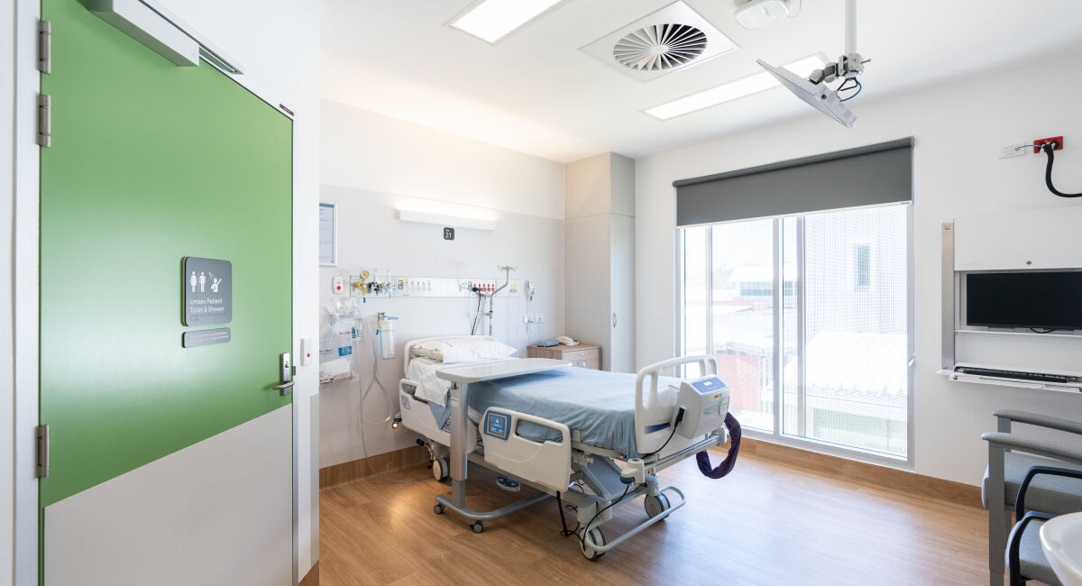 Redland Hospital Inpatient Ward / Hutchies