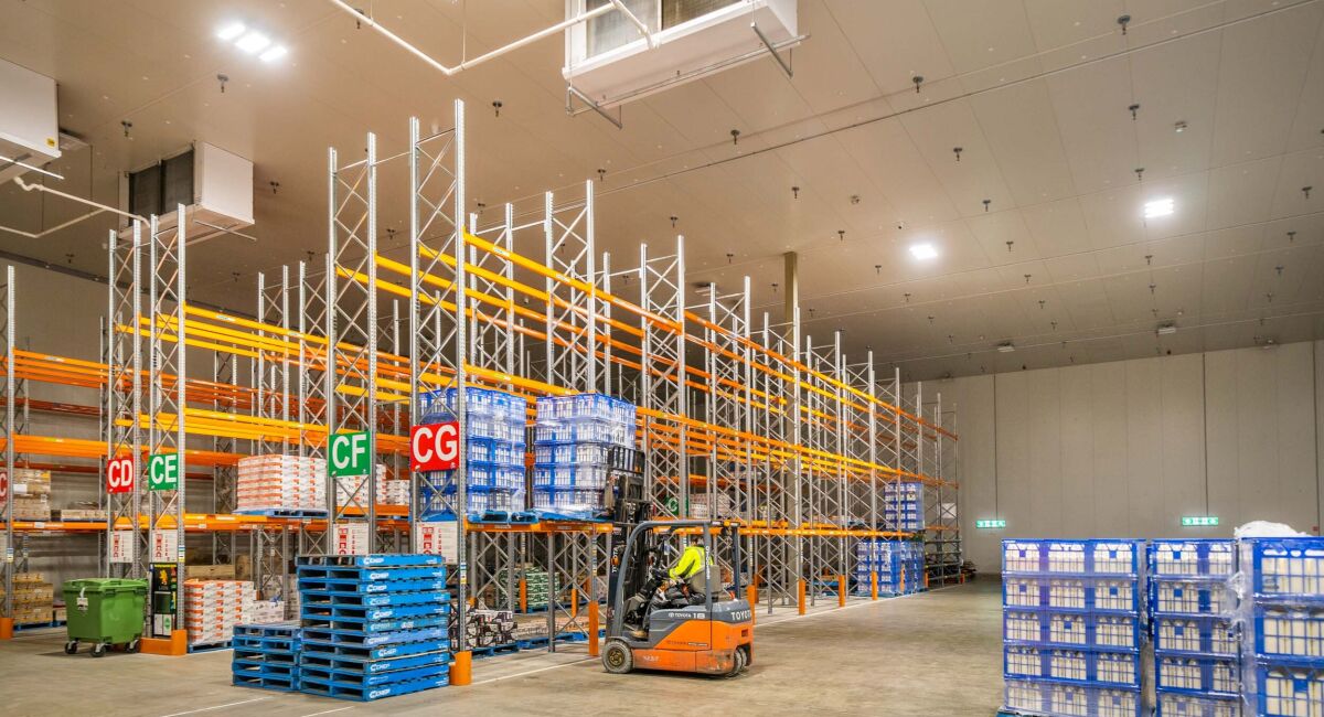 Lion Milk Distribution Centre / Hutchies