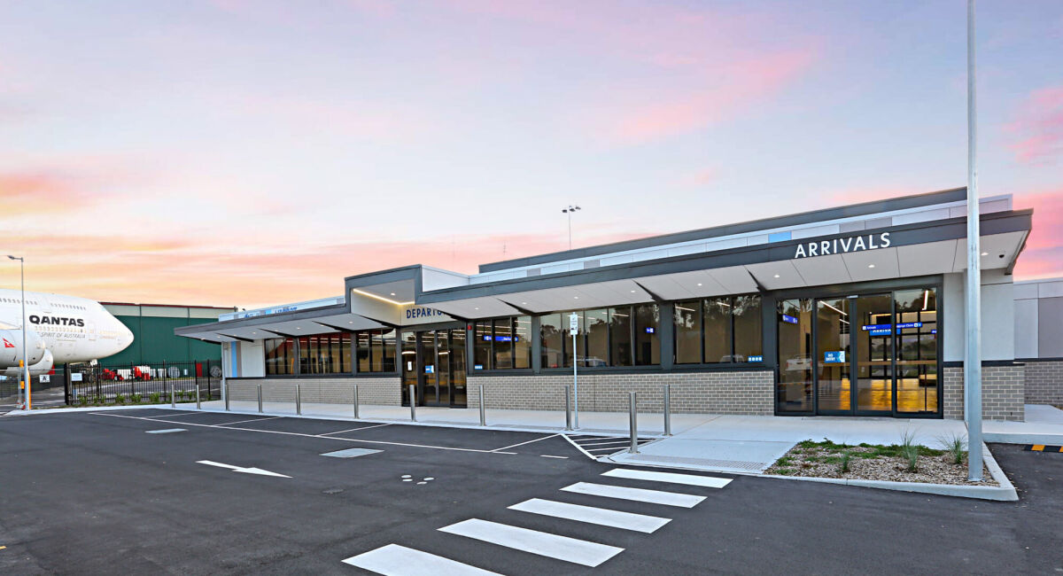 Shellharbour Airport Terminal / Hutchies