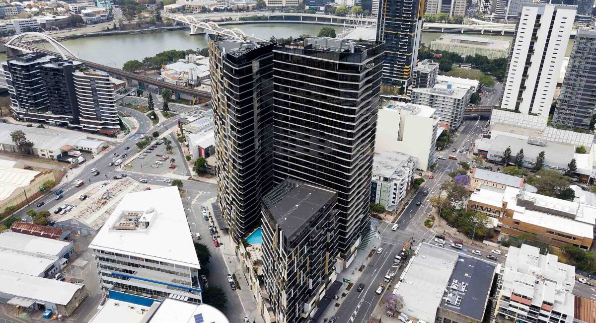 Brisbane 1 / Hutchies