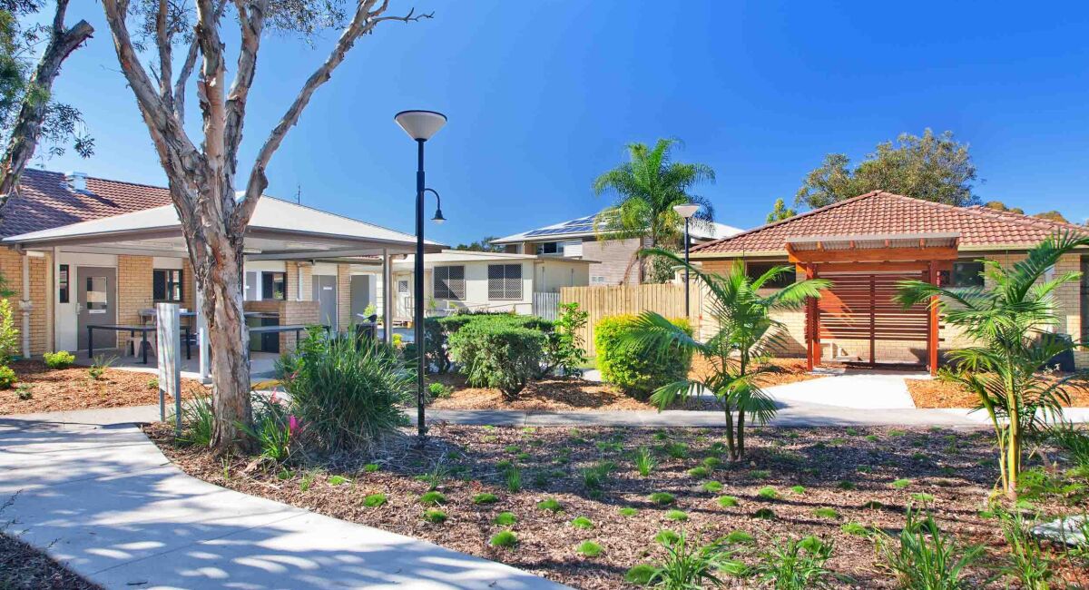 Queensland Community Care Units / Hutchies